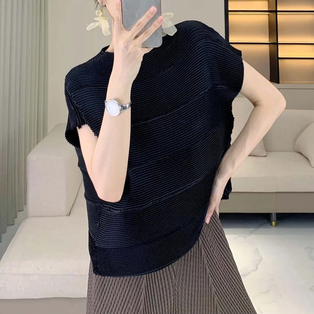 希妍 三宅夏季新款短袖上衣簡約圓領褶皺寬松女裝休閑百搭氣質通勤T恤